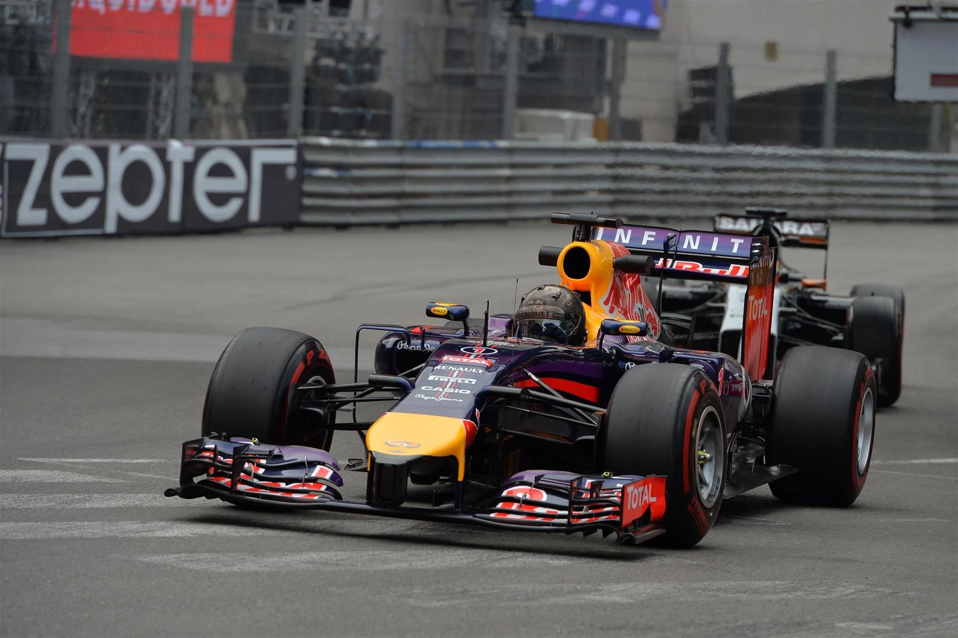 Thursday analysis - Ferrari, Red Bull ready to pounce