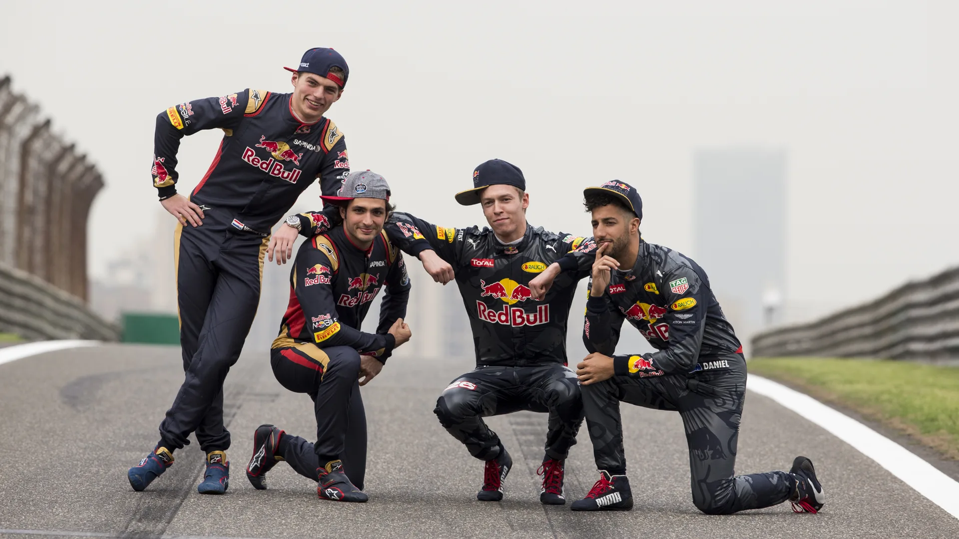 Swap shop – drivers who switched teams mid-season | Formula 1®