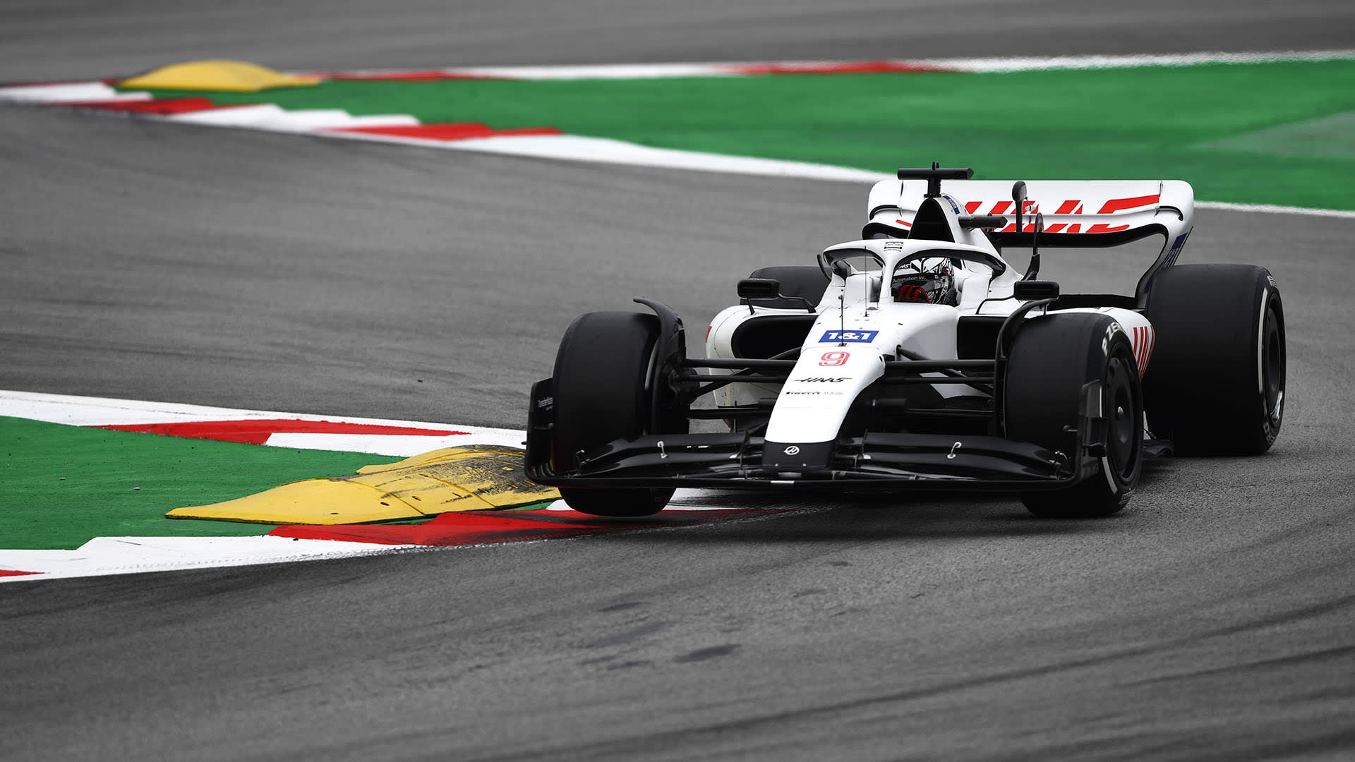Haas to use all-white livery on final day of Barcelona pre-season ...