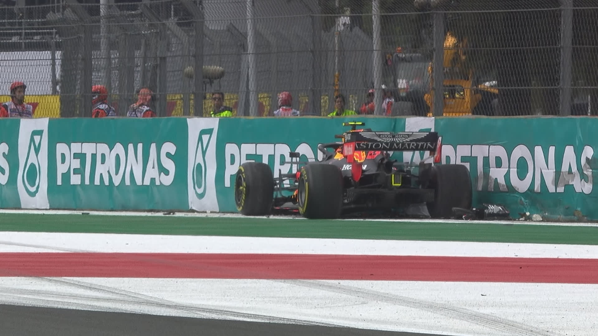 Mexican Grand Prix 2019: Red Bull's Alex Albon crash video from FP2 ...