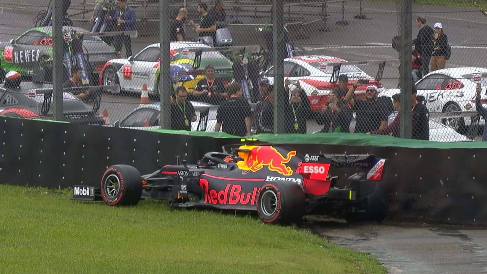 MUST-SEE: Session leader Albon crashes out of FP1 in Brazil | Formula 1®