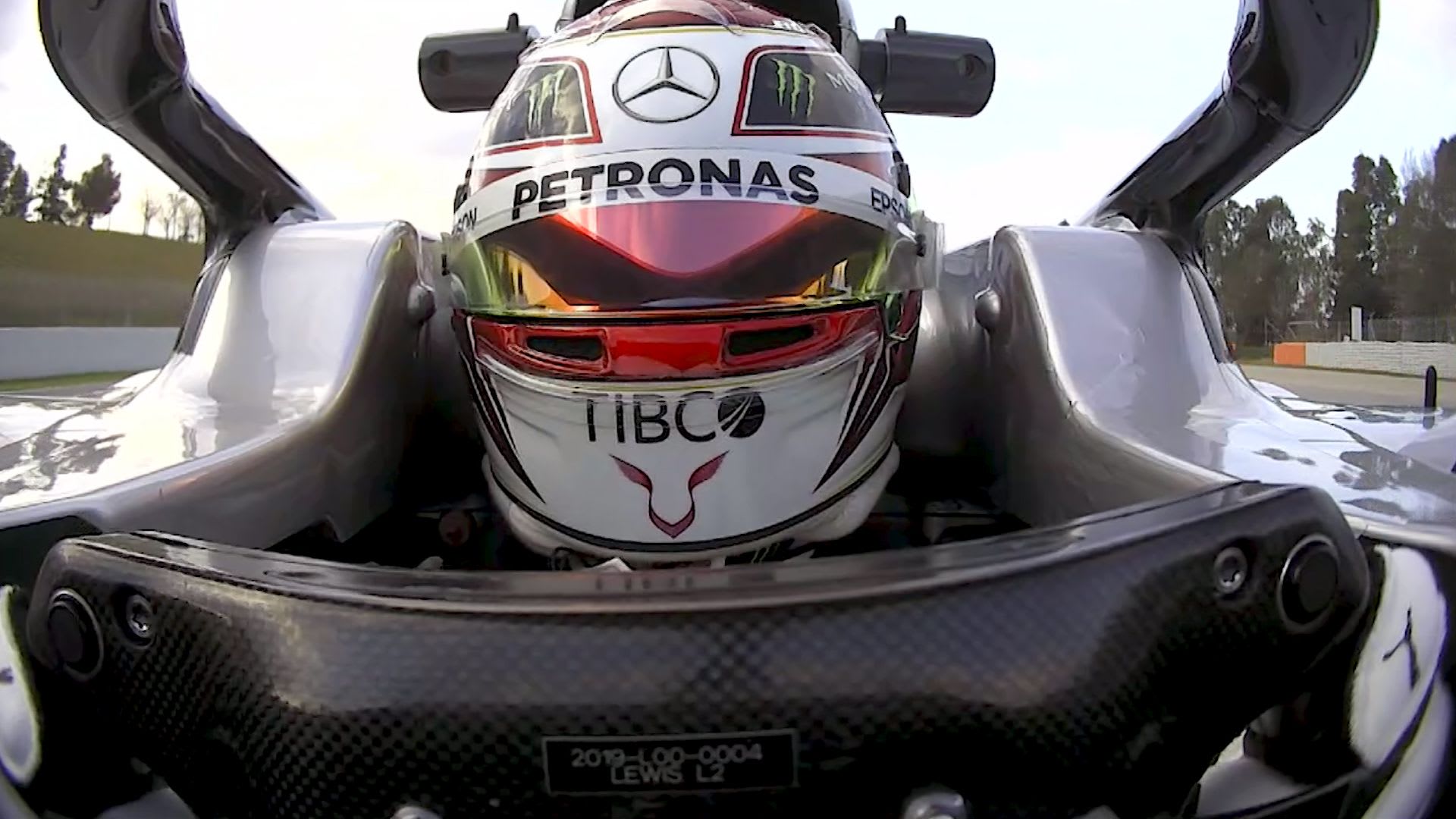 Onboard video of Hamilton at the wheel of his new Mercedes W10 during ...