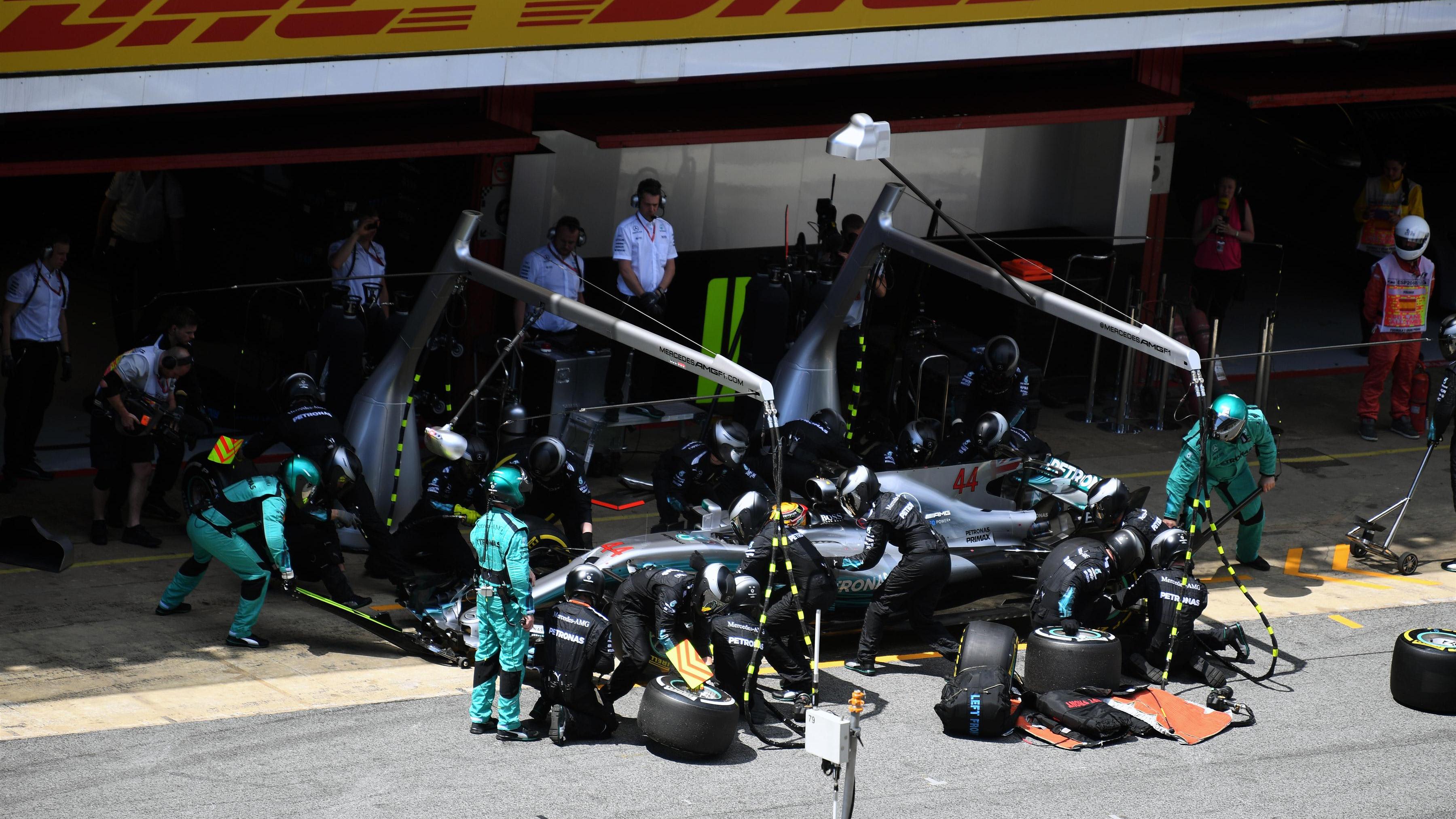 DHL Fastest Pit Stop Award: Mercedes rise to the challenge