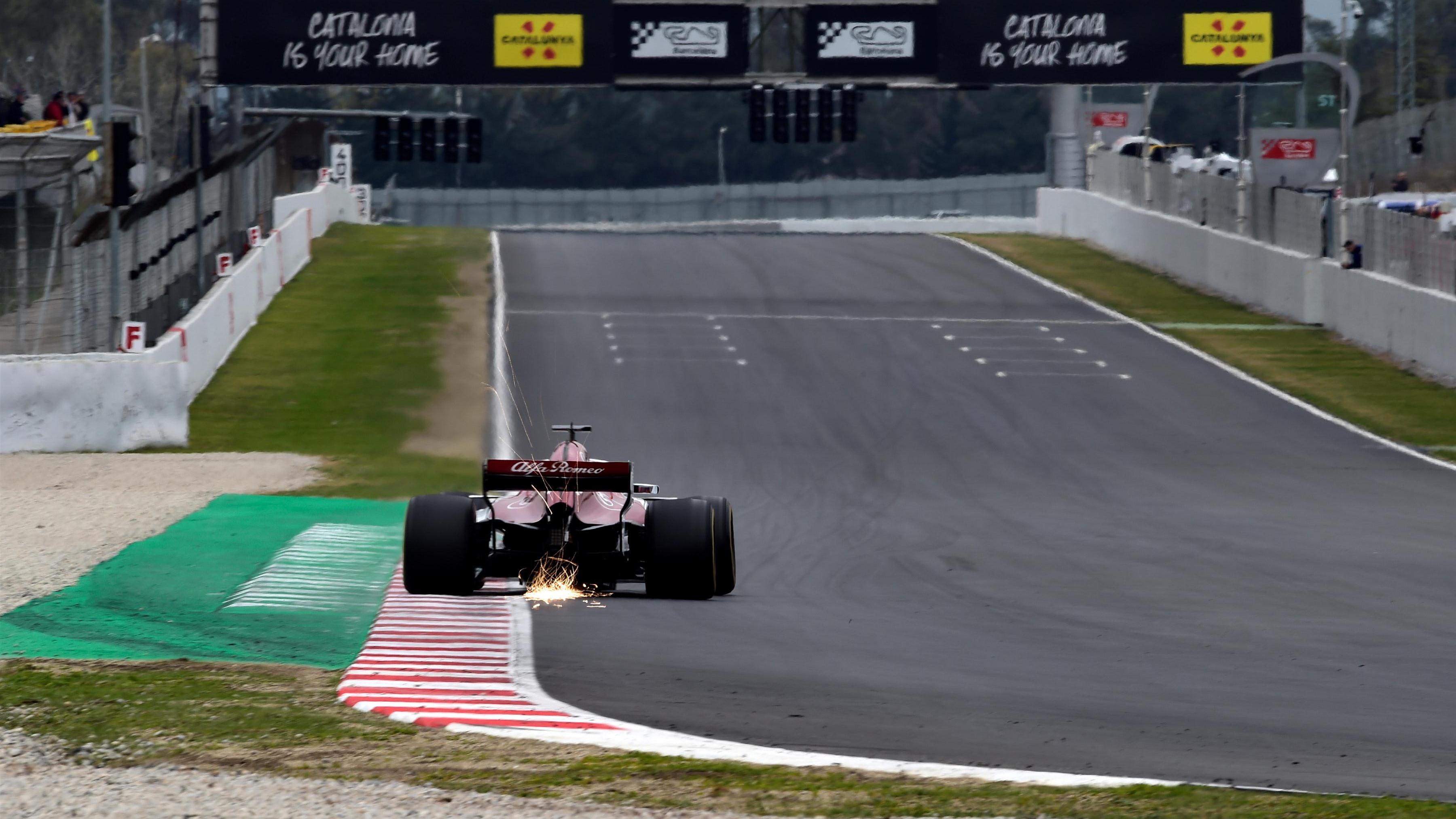 FEATURE: How the weather is disrupting F1 testing - and why it matters