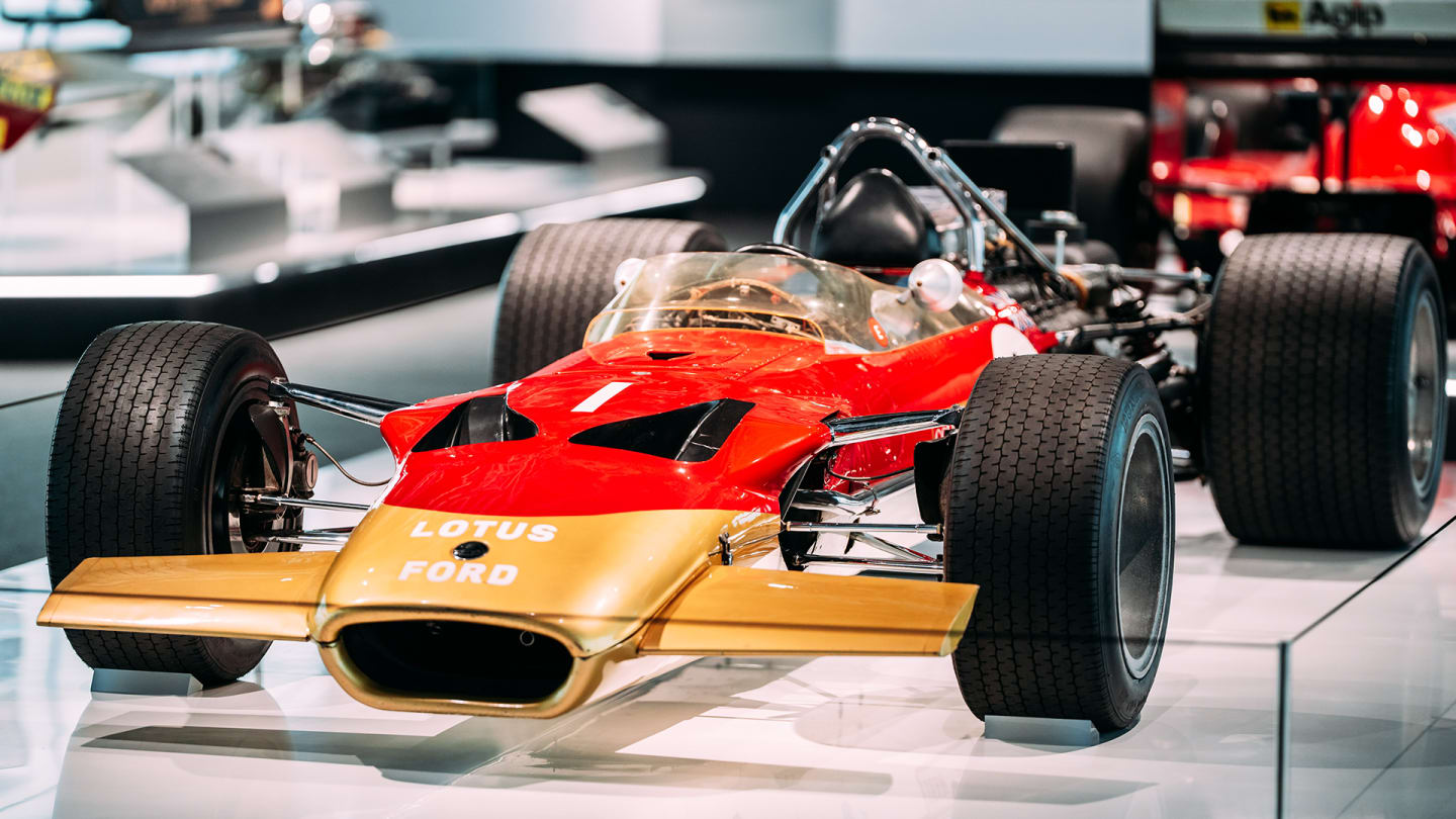 World’s first official Formula 1 Exhibition opens in Madrid with a host ...