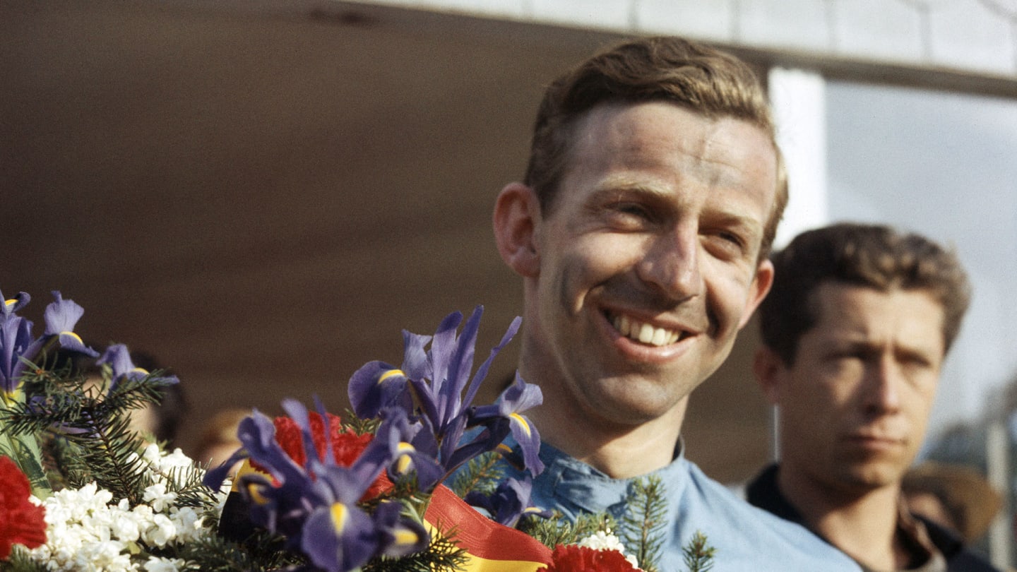 Legendary 1950s F1 racer Tony Brooks passes away, aged 90 | Formula 1®
