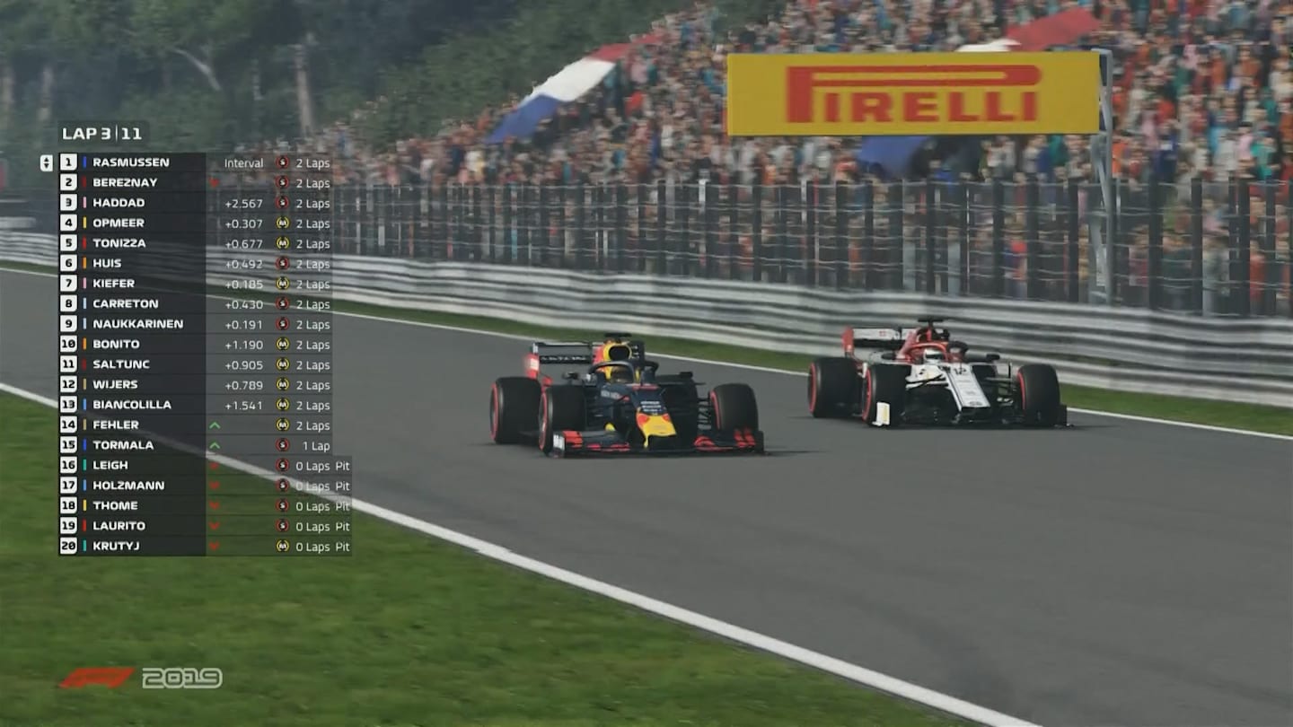 Red Bull Racing cement 2019 F1 New Balance Esports Pro Series lead