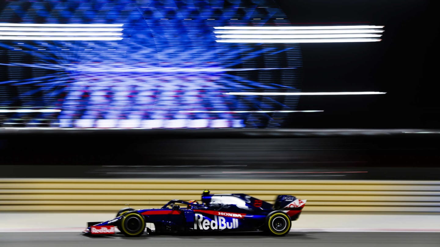 Albon ‘fights fire’ to score first F1 points in Bahrain | Formula 1®