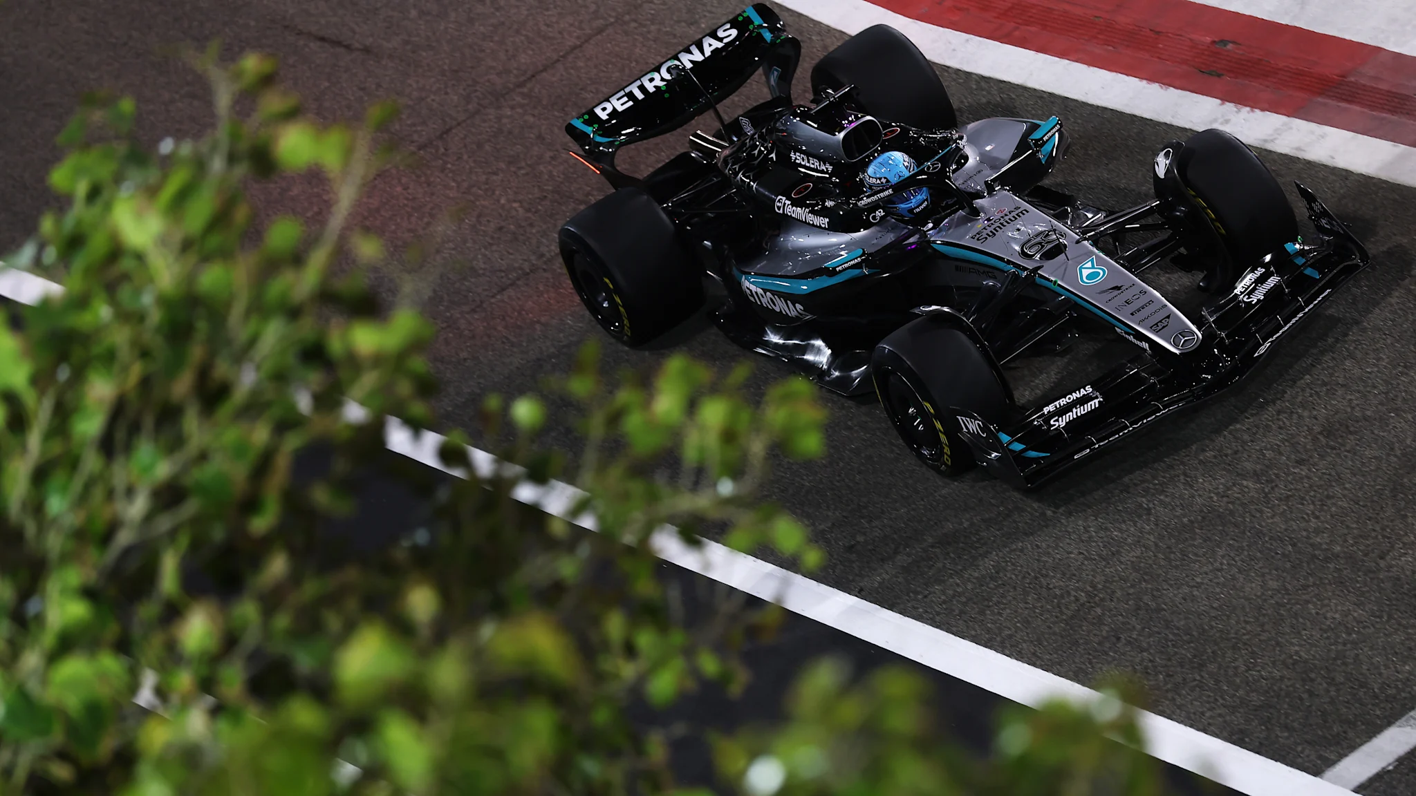 LIVE COVERAGE: F1 Pre-season Testing 2025 – Day 1 in Bahrain | Formula 1®
