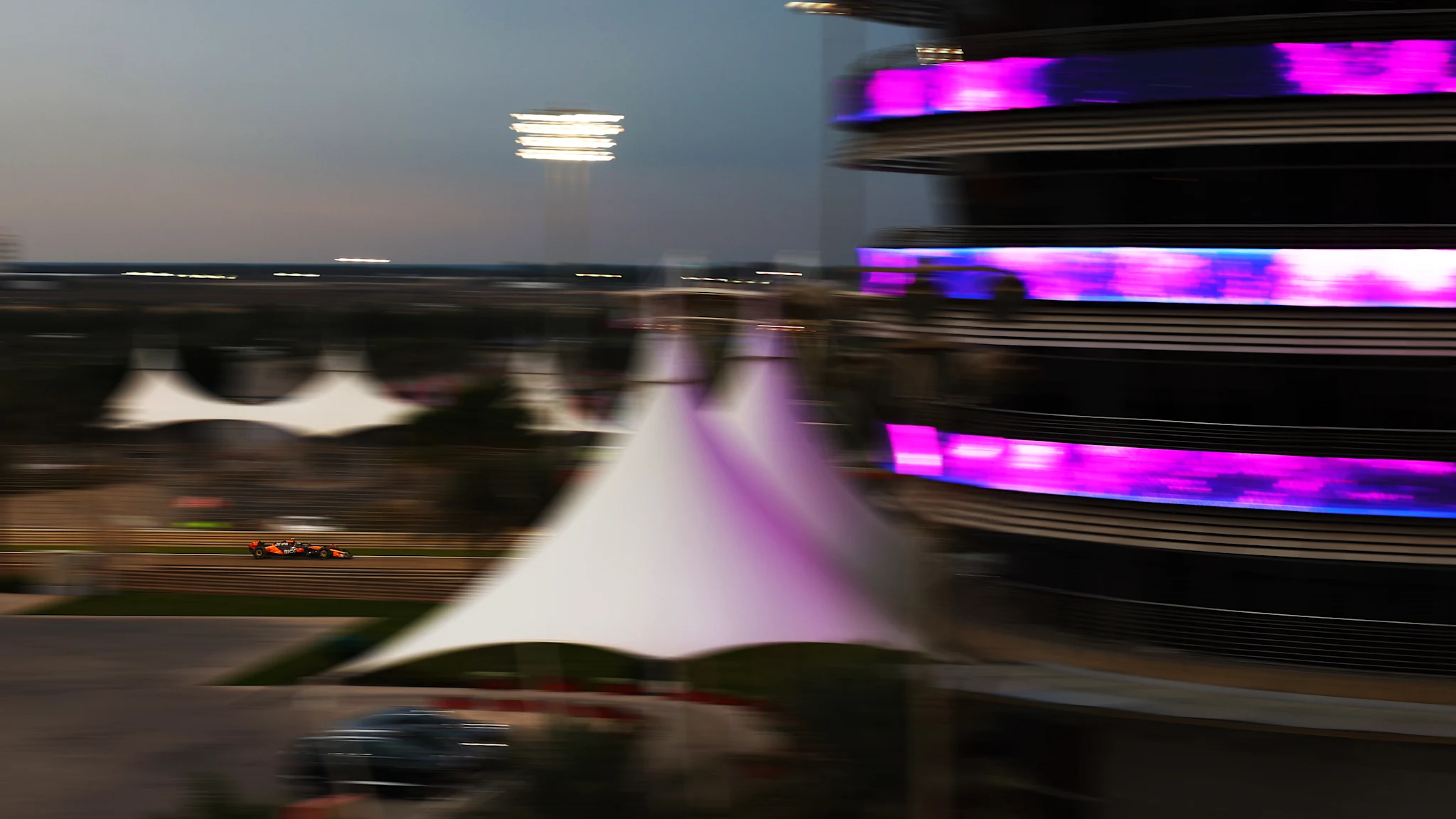 LIVE COVERAGE: F1 Pre-season Testing 2025 – Day 2 in Bahrain | Formula 1®